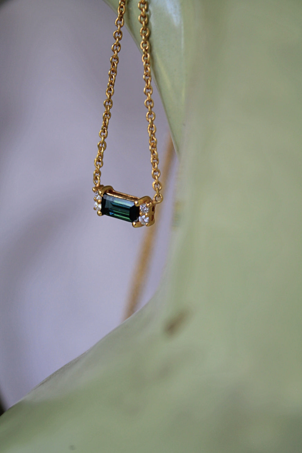 Collar de oro amarillo, turmalina y brillantes – María Barros Joyas